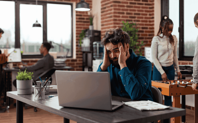 Top 12 reasons why software development projects fail - Happy Team